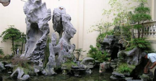 Đặt hòn non bộ kiểu này sẽ giúp mang tài lộc ngăn tai ương