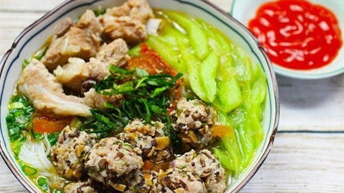 Cách làm bún dọc mùng ngon nhất, chuẩn vị ngay tại nhà